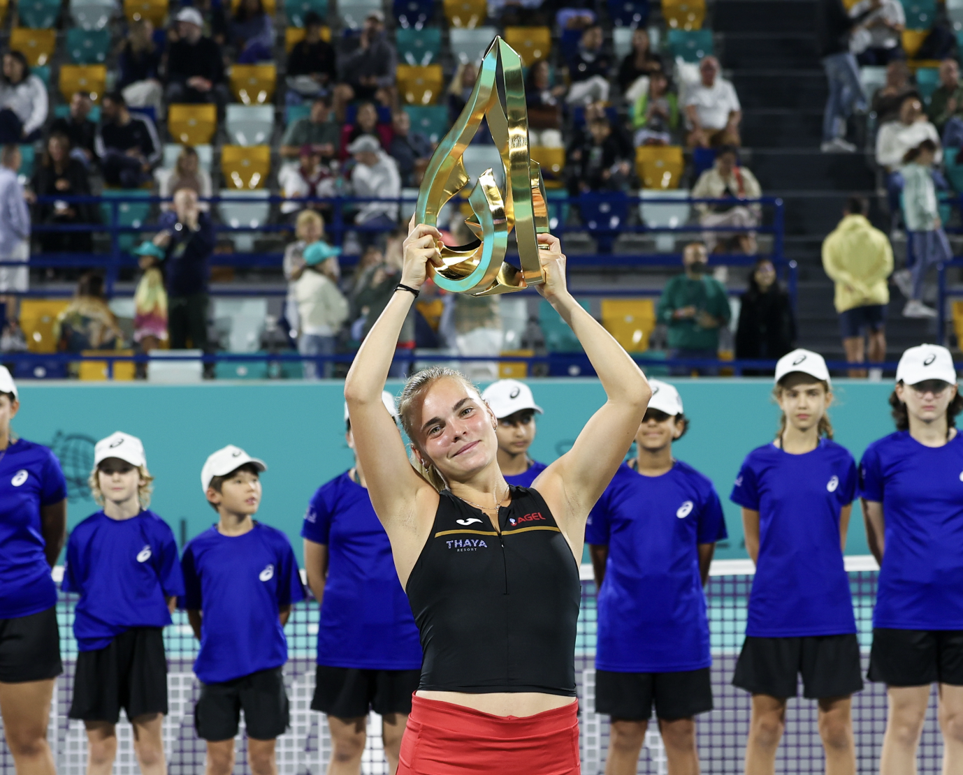 Fairytale Finish in Abu Dhabi as 20-Year-Old Sara Bejlek Claims First ...