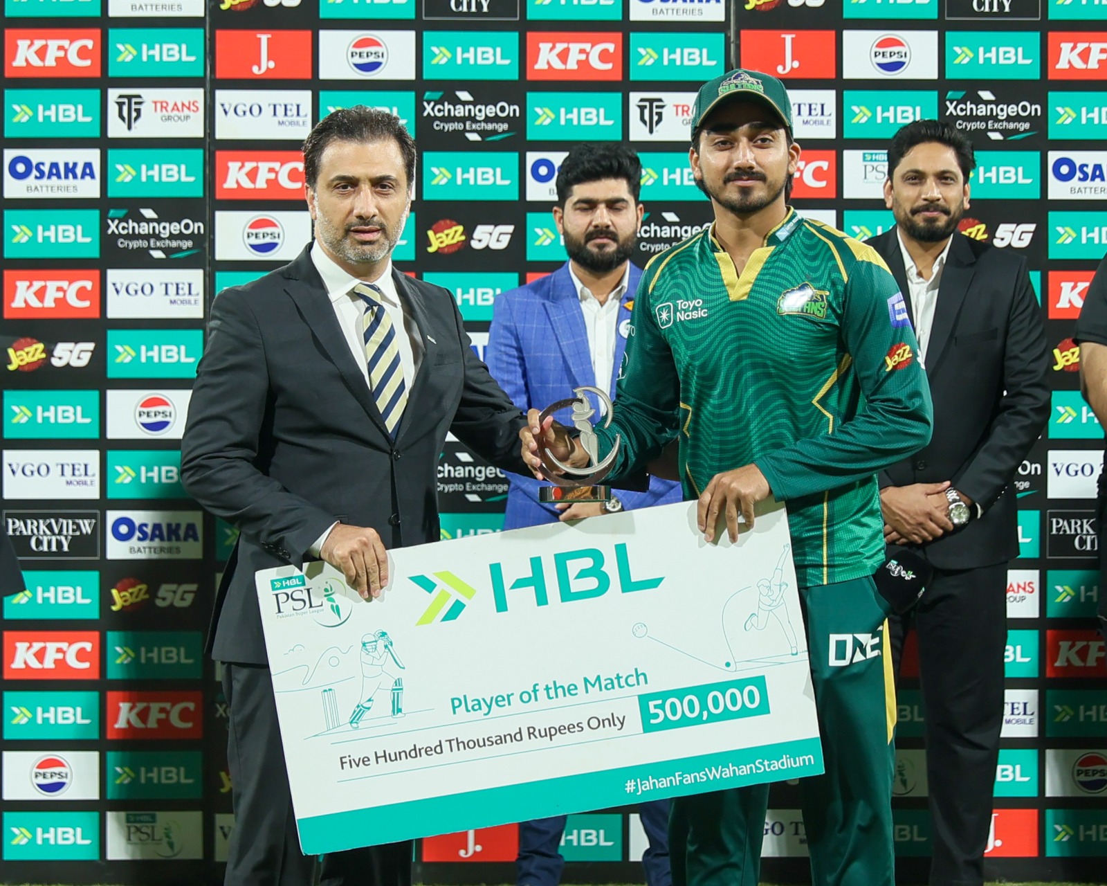 Faisal, Farhan Lead Multan Sultans’ Dominant Chase
