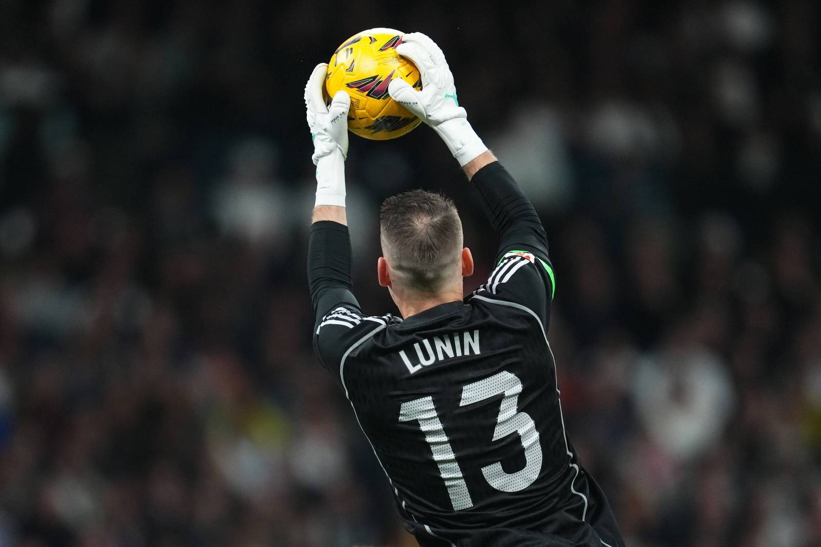 Barcelona Aim to Acquire Real Madrid's Goalkeeper Lunin